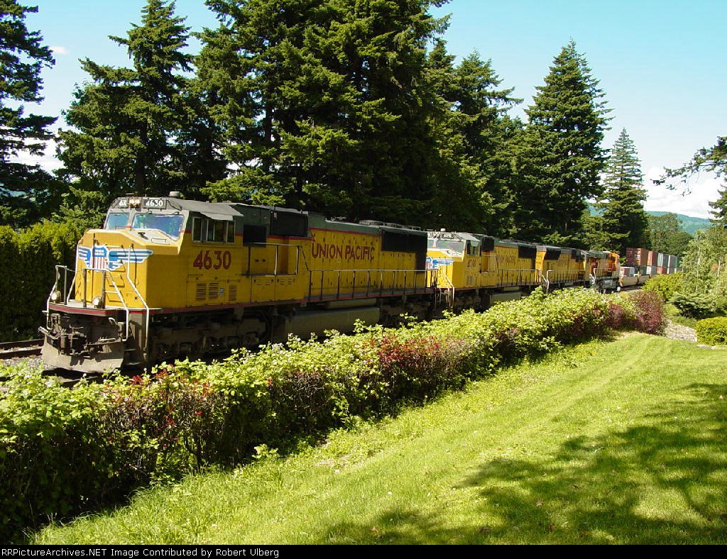 UP 4630 UP 4091 UP 4720 BNSF 7671